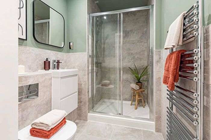 2 Bedroom Flat For Sale In "East Bridge - Plot " At High Road, London, N12