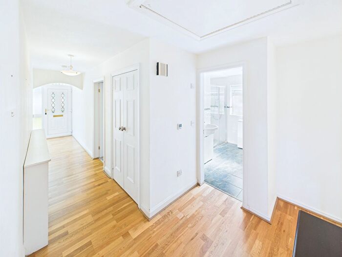 4 Bedroom Bungalow For Sale In Kirkdene Avenue, Newton Mearns, G77