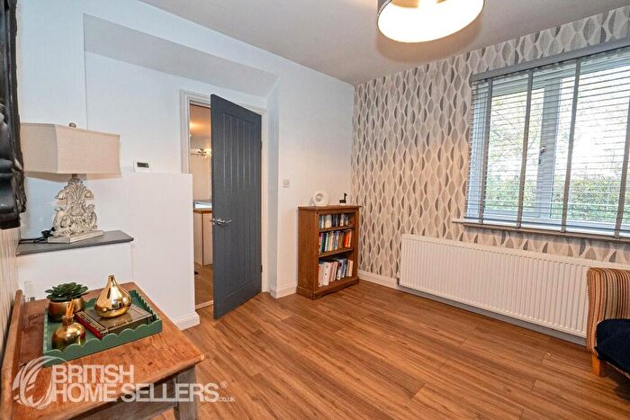 2 Bedroom Bungalow For Sale In York Road, Doncaster, South Yorkshire, DN5