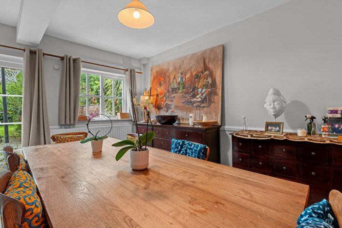 3 Bedroom Terraced House For Sale In High Street, Henley In Arden ...