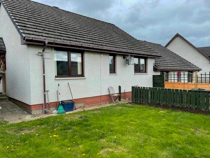 2 Bedroom Semi Detached Bungalow To Rent In Birchbrae Drive, Kirkhill ...