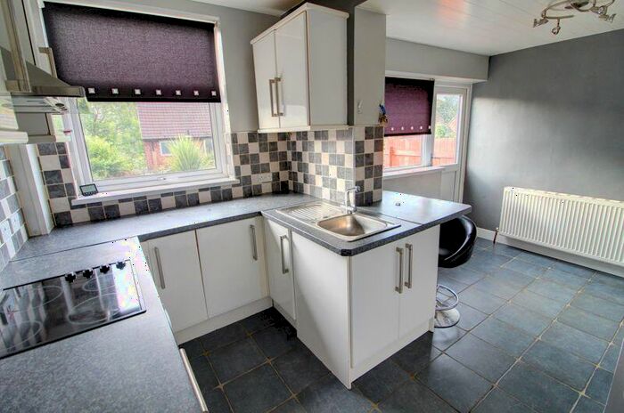 4 Bedroom Semi-Detached House For Sale In Whickham View, Denton Burn ...