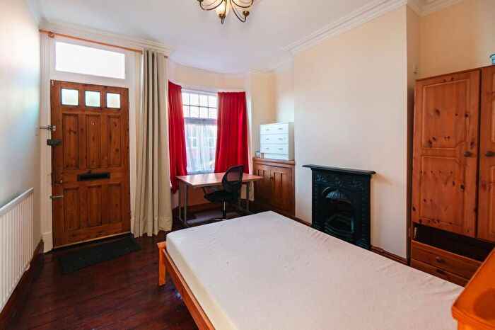 2 Bedroom Terraced House For Sale In Knighton Fields Road East ...