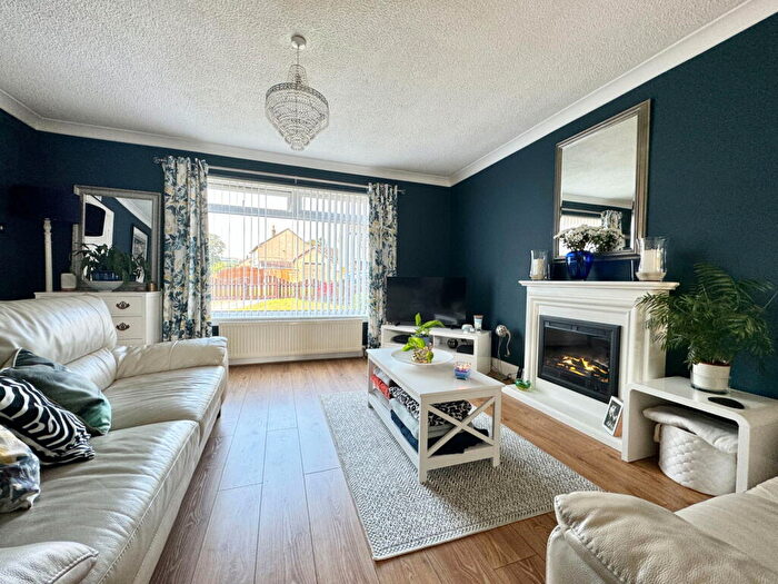 3 Bedroom Terraced House For Sale In Hawthorn Drive, Banknock ...