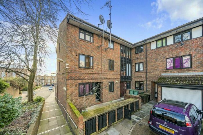1 Bedroom Flat For Sale In Barlow Road, West Hampstead, NW6