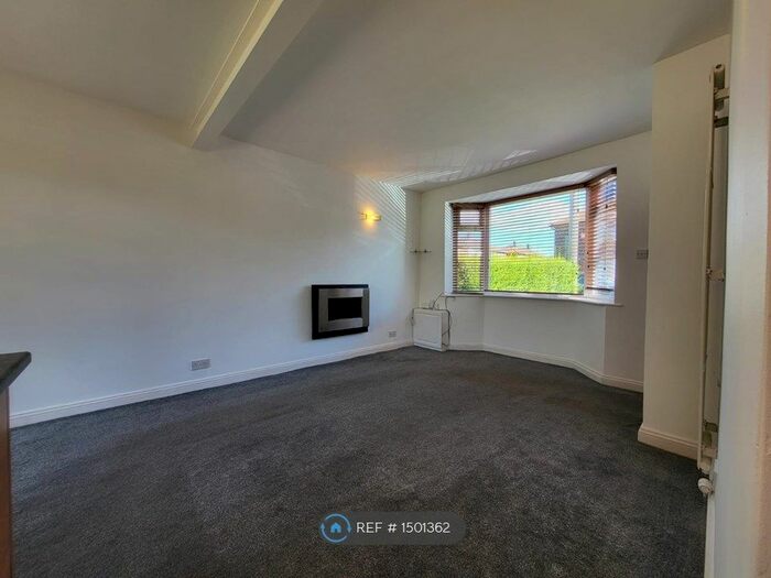 3 Bedroom Semi-Detached House To Rent In Arlington Avenue, Denton ...