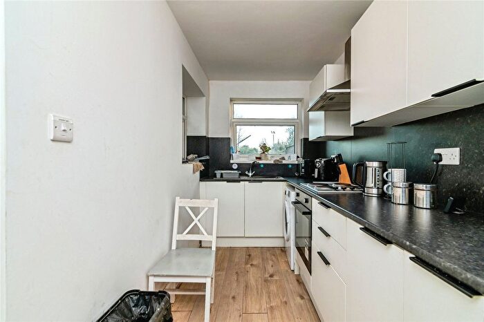 2 Bedroom Terraced House For Sale In Vale Road, Nottingham ...