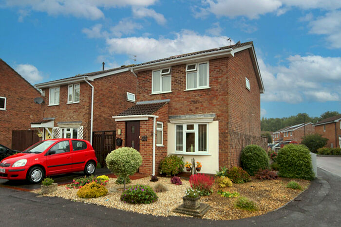 3 Bedroom Detached House For Sale In Chedworth, Yate, Bristol, BS37