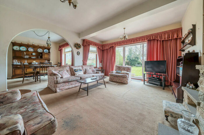 3 Bedroom Bungalow For Sale In Sheering Mill Lane, Sawbridgeworth ...