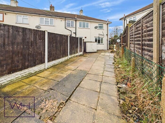 3 Bedroom Semi-Detached House For Sale In Petersgate, Scawthorpe ...