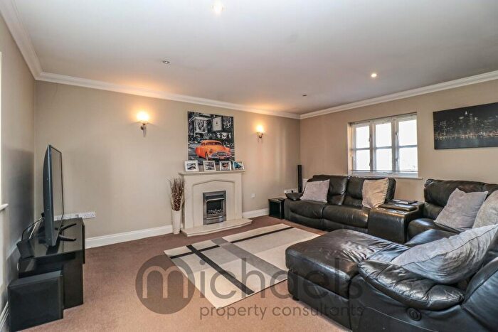 2 Bedroom Coach House For Sale In Groves Close, Colchester, CO4