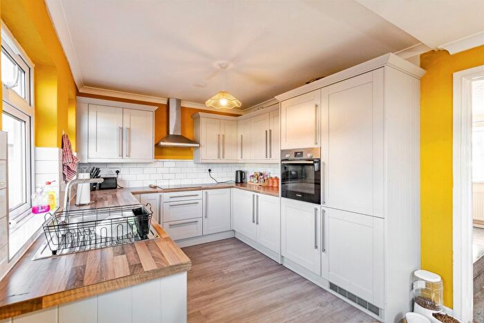 2 Bedroom Semi-Detached House For Sale In Highfield, Woodford ...