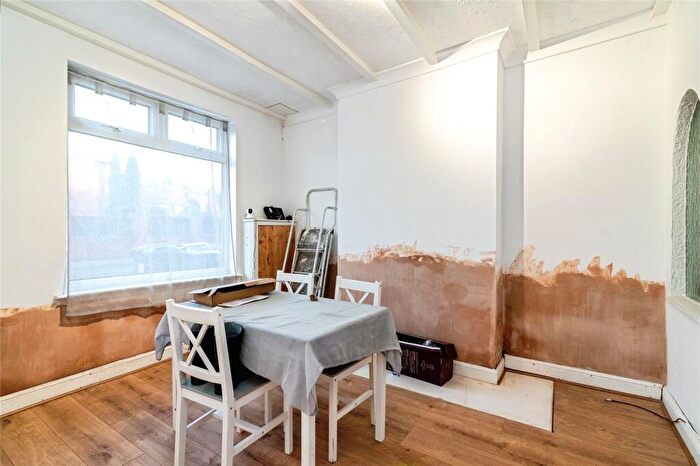 2 Bedroom Terraced House For Sale In Vale Road, Nottingham ...