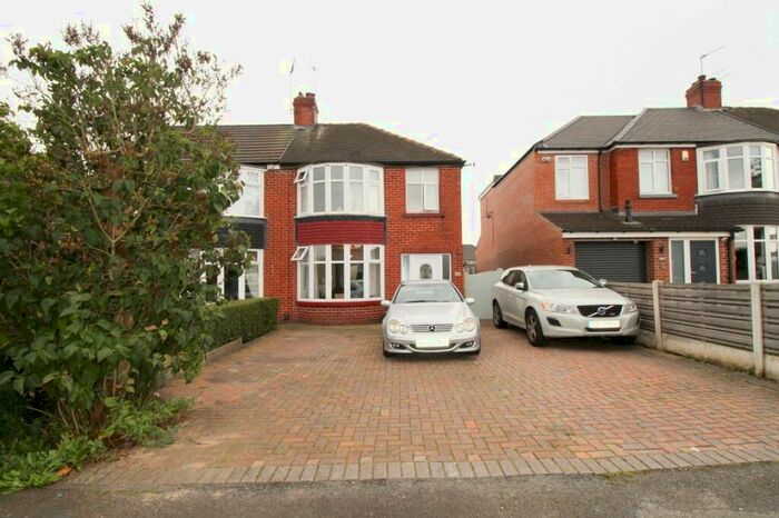 3 Bedroom Semi-Detached House For Sale In East Bawtry Road, Rotherham, S60