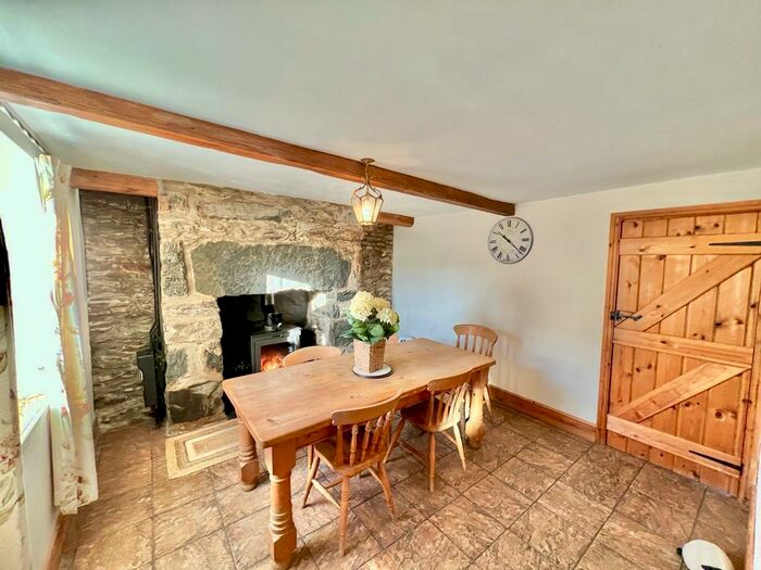 House For Sale In Pentrefoelas, LL24