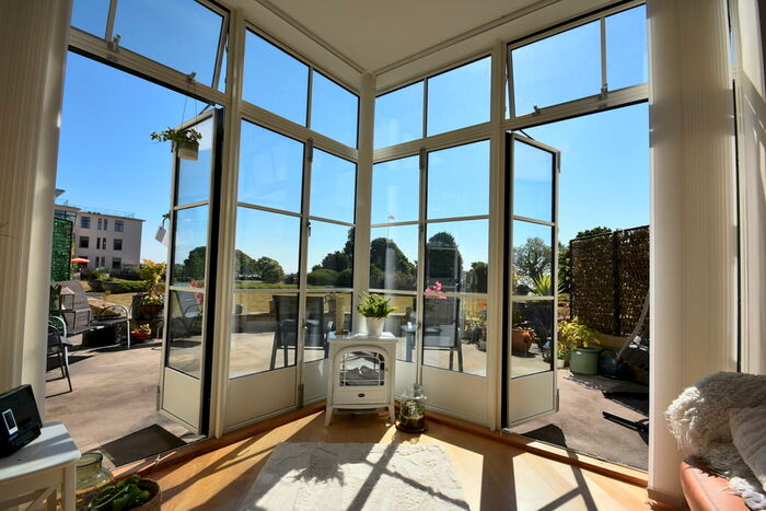 2 Bedroom Ground Flat For Sale In Headlands, Hayes Point, Sully, CF64