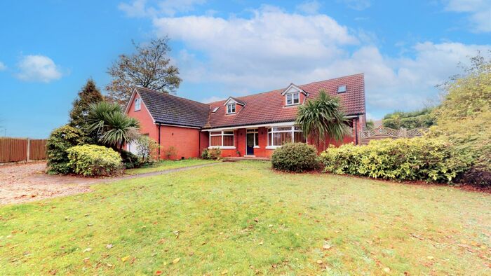 4 Bedroom Detached Bungalow For Sale In Thorne Road, Edenthorpe ...