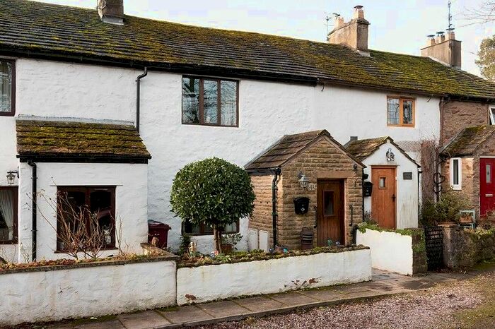 2 Bedroom Cottage For Sale In Whins Avenue, Sabden, Clitheroe ...