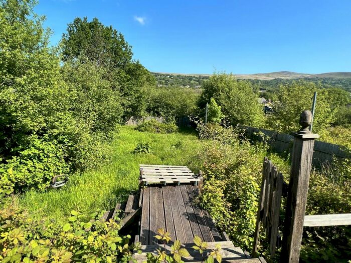 2 Bedroom Detached Bungalow For Sale In Llwyncelyn Road, Glanamman ...