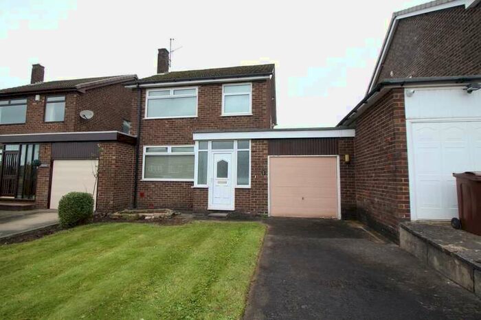 3 Bedroom Detached House For Sale In Sandybank Close, Hadfield, Glossop ...