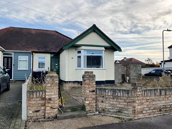 2 Bedroom Bungalow For Sale In Alton Gardens, Southend-on-Sea, SS2