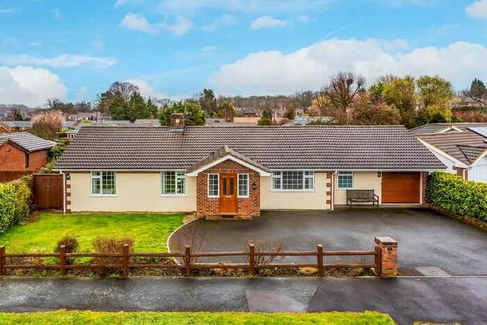 3 Bedroom Detached Bungalow For Sale In Richmond Way, Fetcham, KT22