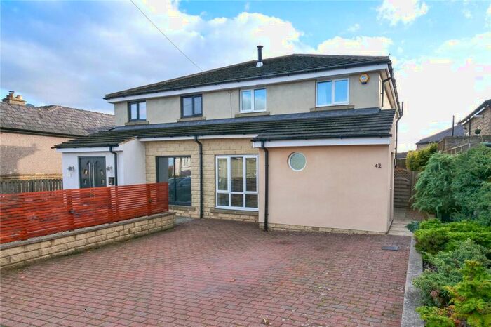 Houses for sale & to rent in BD17 6BX, Mount Pleasant, Baildon Shipley