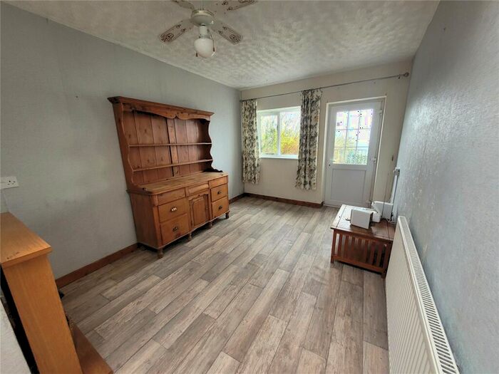 3 Bedroom Semi-Detached House For Sale In Rhostryfan, Caernarfon ...