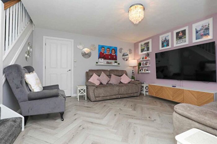 3 Bedroom Semi Detached House For Sale In Wintergreen Avenue, Norris ...