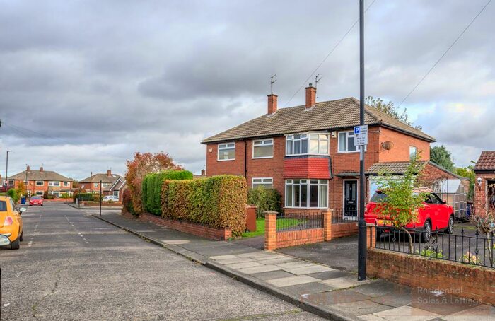 3 Bedroom Semi-detached House For Sale In Westbourne Avenue, Gosforth ...