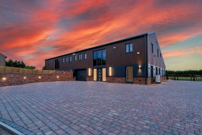 4 Bedroom Barn Conversion For Sale In Tally Ho Barns, Upper Staploe ...