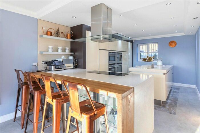 7 Bedroom Detached House For Sale In Hough Side Lane, Pudsey LS28