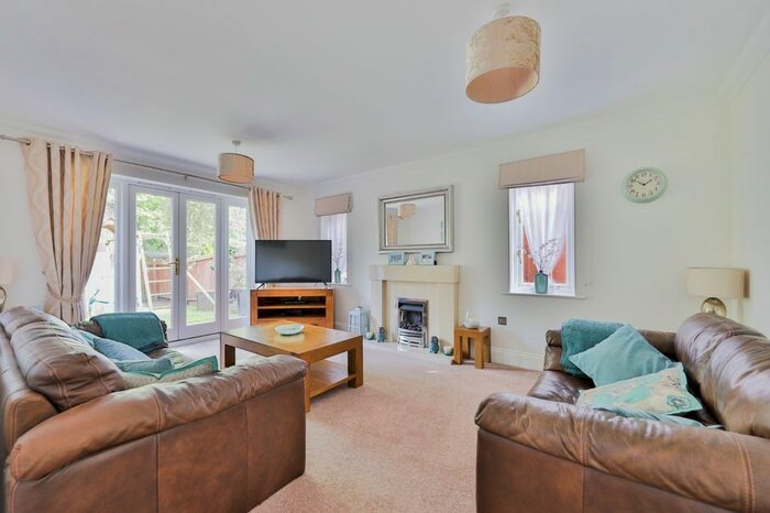 6 Bedroom Detached House For Sale In Woodland Rise, Sproatley, Hull ...