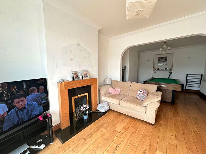 3 Bedroom Semi-Detached House For Sale In Blindwylle Road, Torquay, TQ2