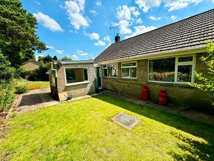 2 Bedroom Detached Bungalow For Sale In West Street, Grantham, NG32