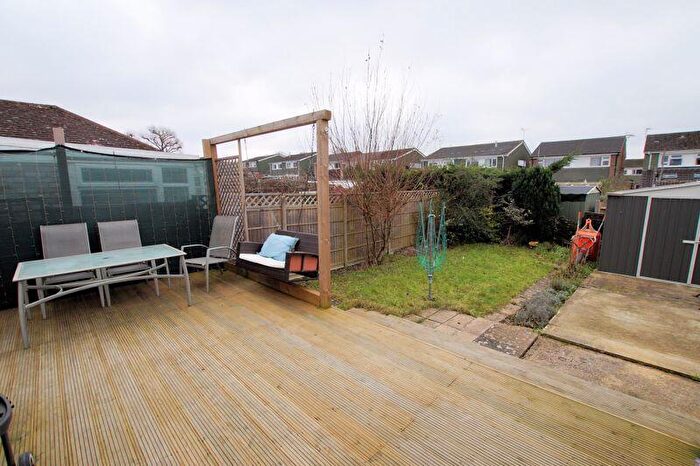 2 Bedroom Semi-Detached Bungalow For Sale In Linda Grove, Waterlooville ...
