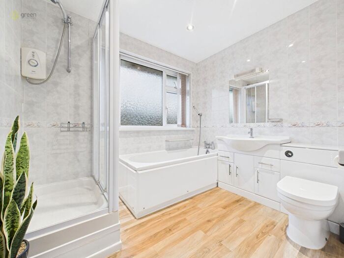 3 Bedroom Semi-Detached House For Sale In Terry Drive, Walmley, Sutton ...