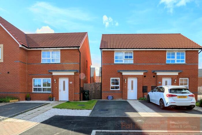 2 Bedroom Semi-Detached House For Sale In Cheltenham Close, North ...