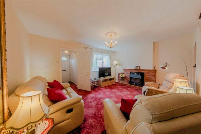 3 Bedroom Detached House For Sale In Leafield Rise Two Mile Ash