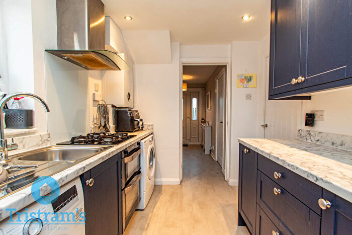 3 Bedroom Semi-Detached House For Sale In Ladybank Road, Mickleover, DE3