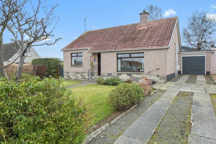 3 Bedroom Detached Bungalow For Sale In Pendreich Avenue, Bonnyrigg, EH19