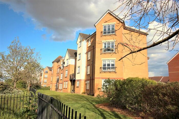 Houses for sale & to rent in SE28 8DJ, Titmuss Avenue,,Thamesmead ...