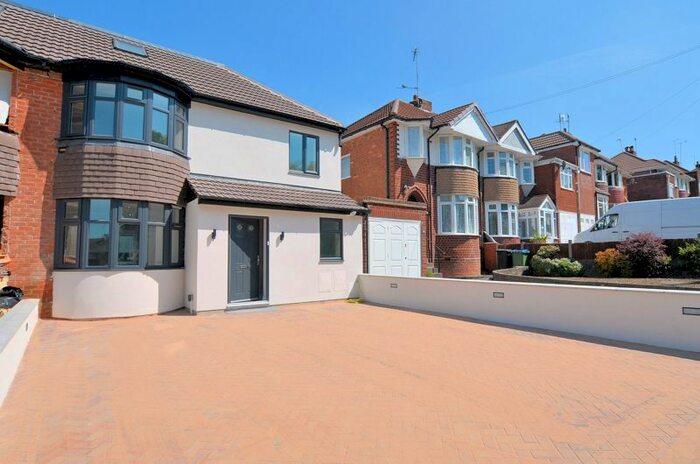 4 Bedroom Semi-Detached House For Sale In Broadway, Oldbury, B68