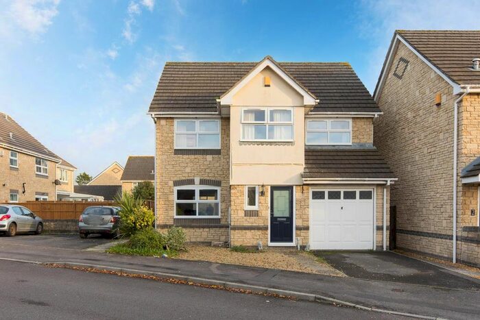 4 Bedroom Detached House For Sale In Blackcap Avenue, Yatton, BS49