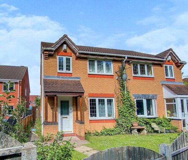 Houses for sale & to rent in DY4 0TQ, Wordsworth Close, Princes End Tipton