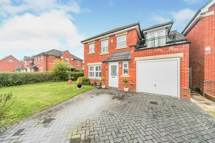 4 Bedroom Detached House For Sale In Cirrus Drive, Shinfield, Reading RG2