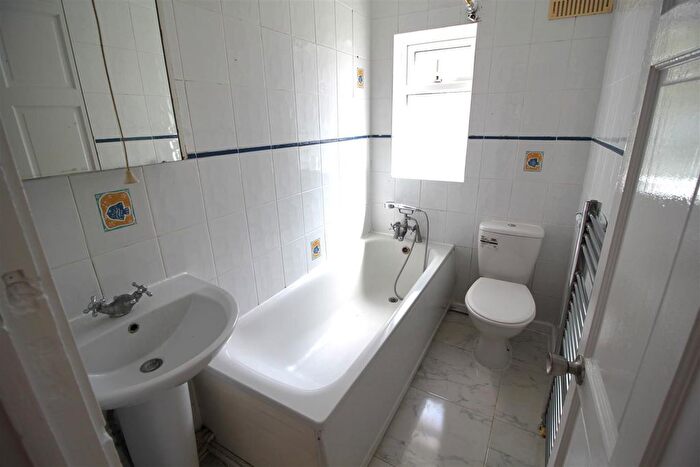 2 Bedroom Maisonette To Rent In Greenford, Middlesex, UB6