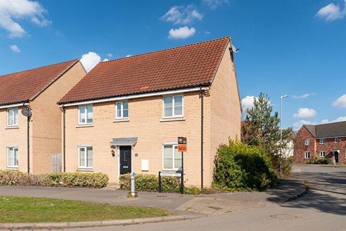 Houses for sale in Red Lodge, Suffolk