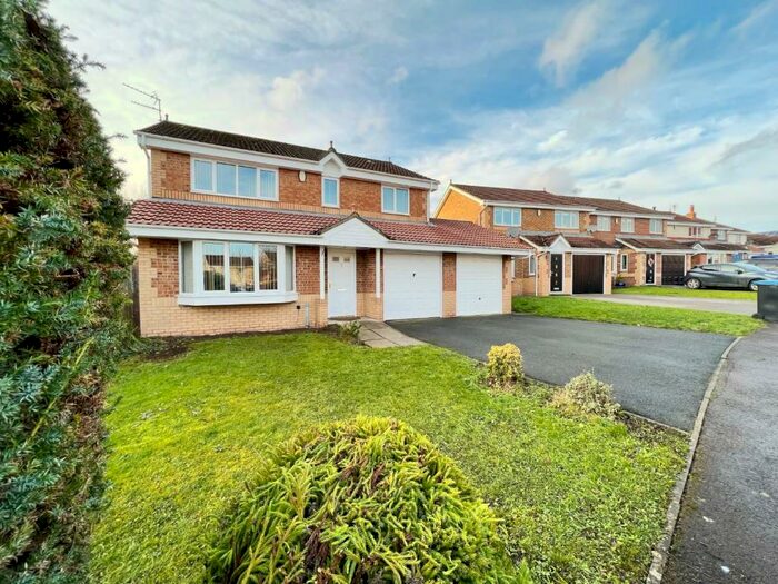 4 Bedroom Detached House For Sale In Dean Park, Ferryhill, DL17