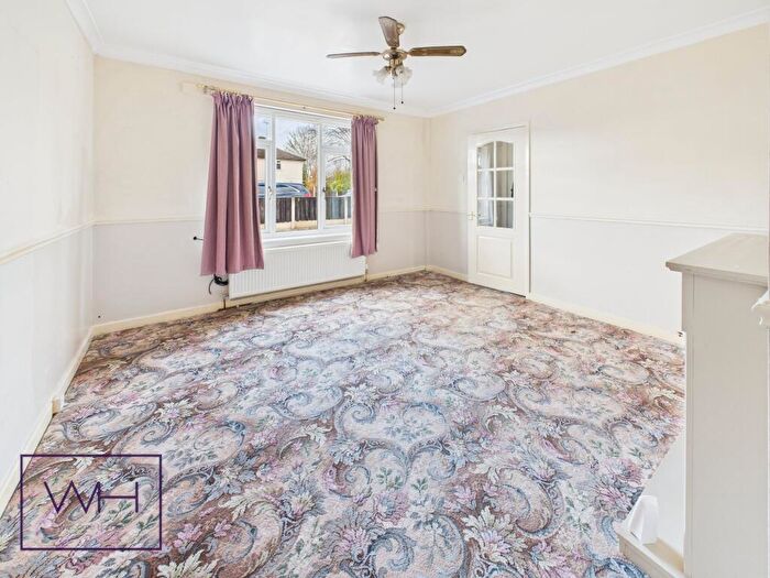 3 Bedroom Semi-Detached House For Sale In Petersgate, Scawthorpe ...